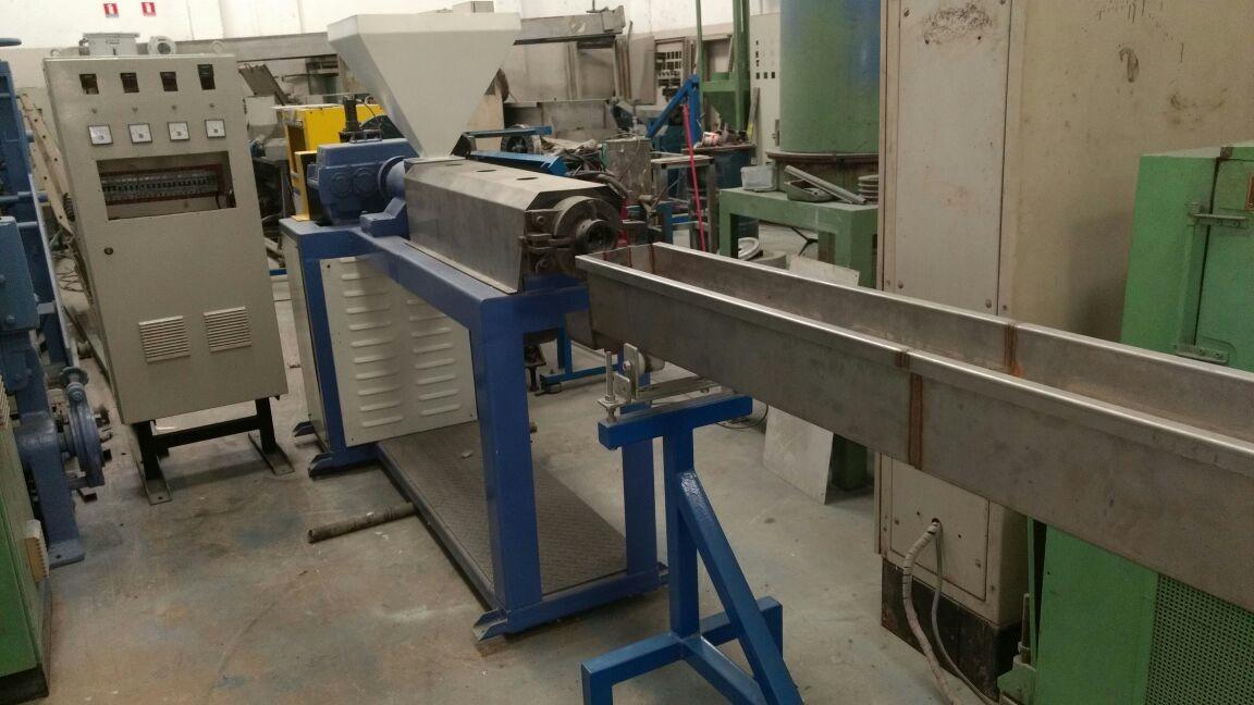 Extrusora para fabricação de Fibra Sintética - FCTEC